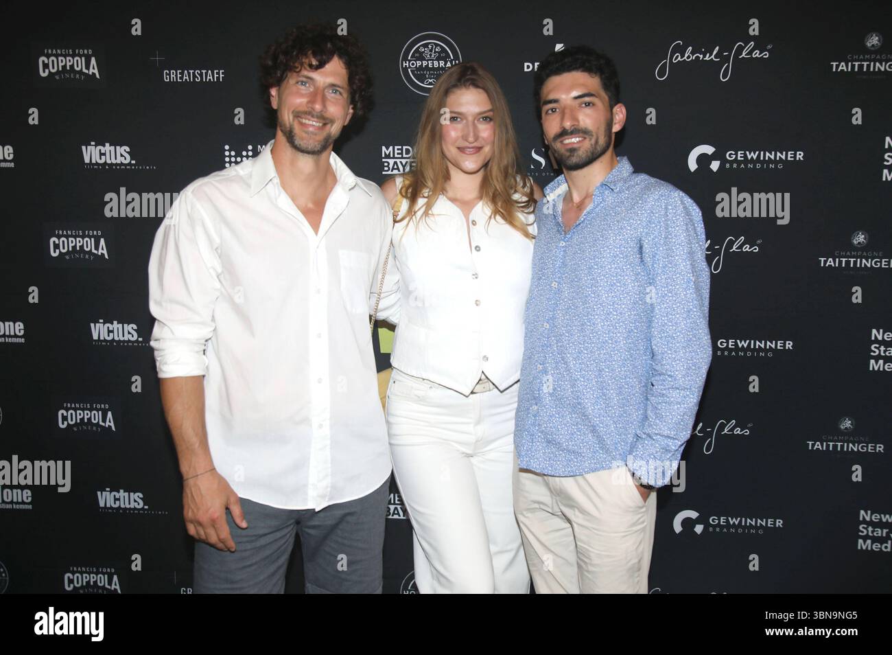 Jakob Graf, Bogdana Kalantay und Adnan Jafar bei der Victus Award ...