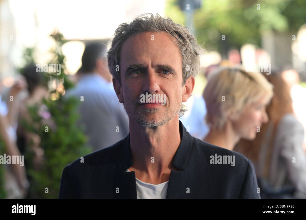 01 July 2025, Bavaria, Munich: Actor Felix Hellmann is coming to the ...