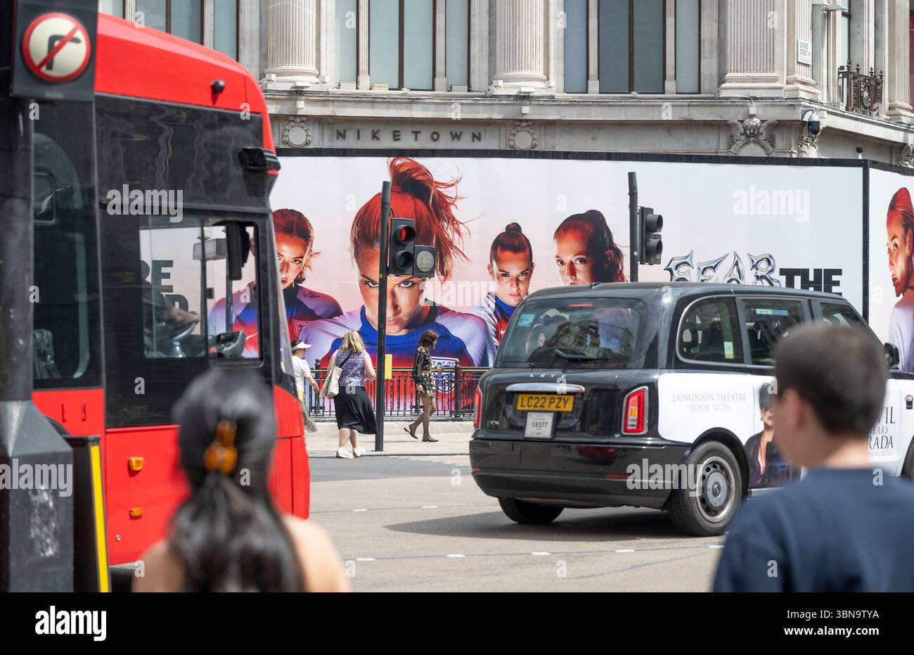 London england uk july 2025 hi-res stock photography and images - Alamy