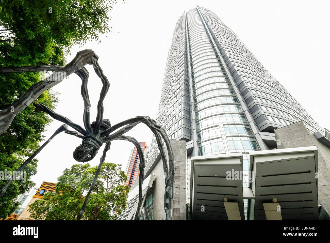 Sculpture maman louise bourgeois hi-res stock photography and images ...