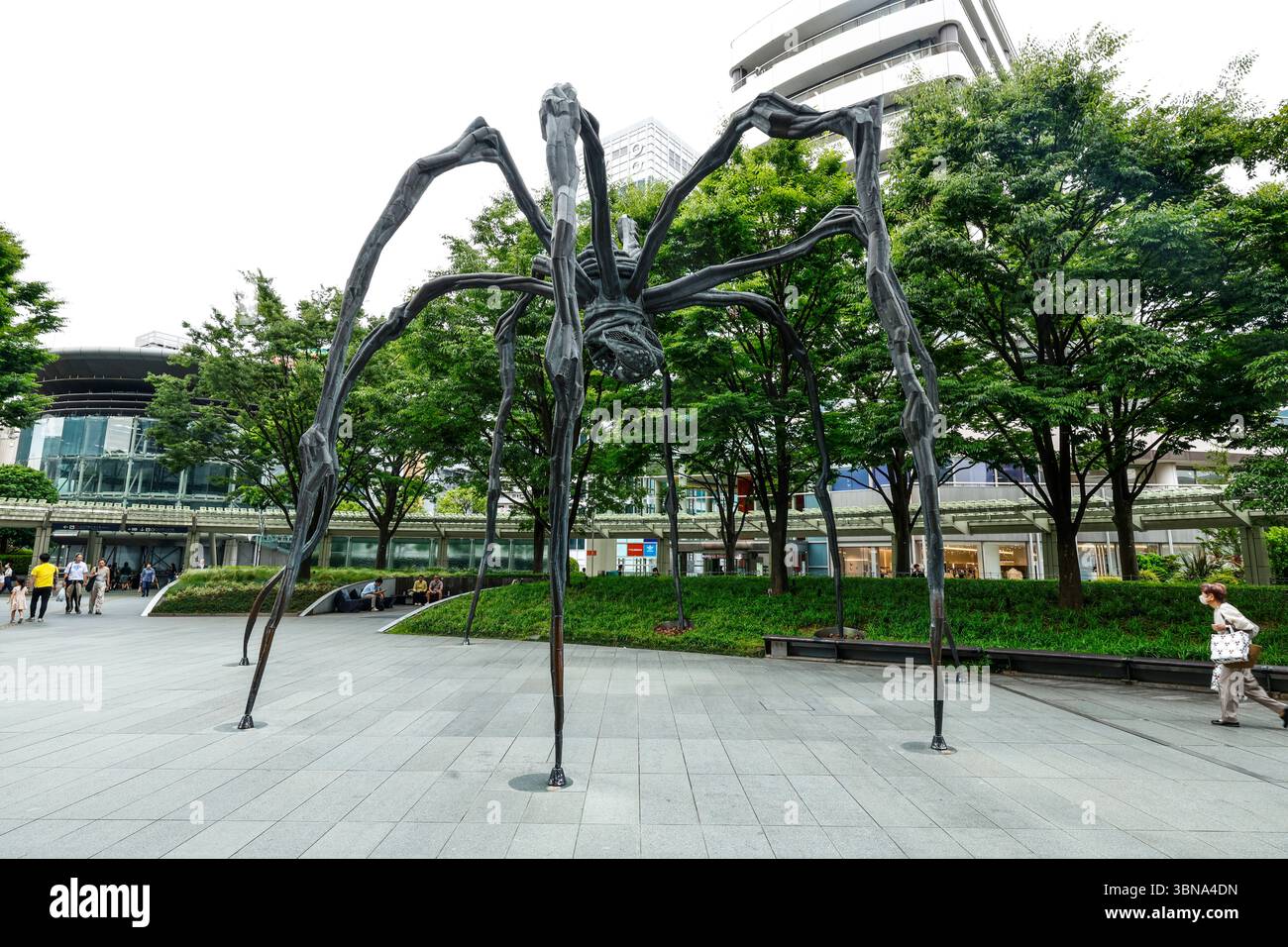 MAMAN, Louise BOURGEOIS sculpture TOKYO Stock Photo - Alamy