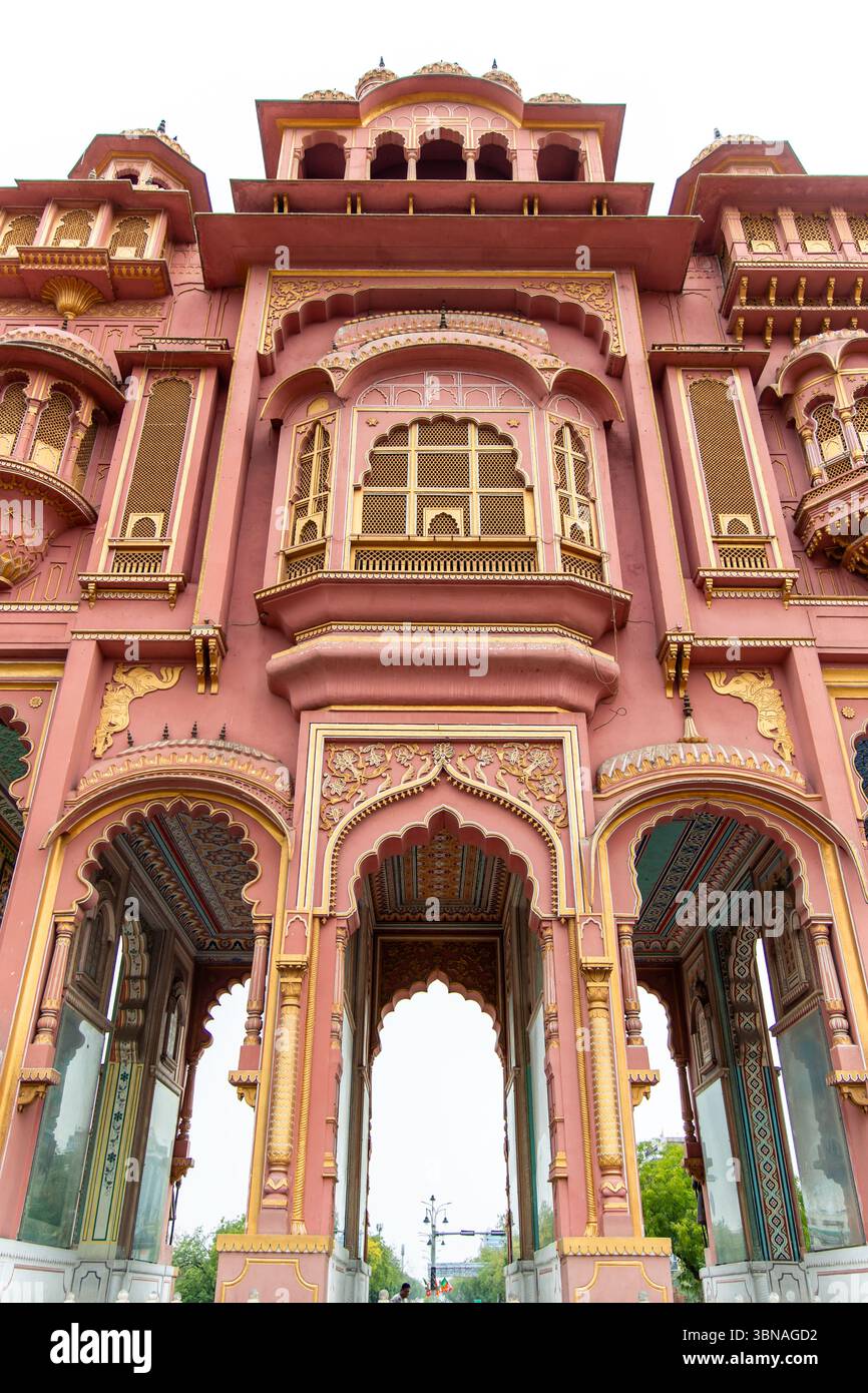 Rajasthani gate hi-res stock photography and images - Alamy