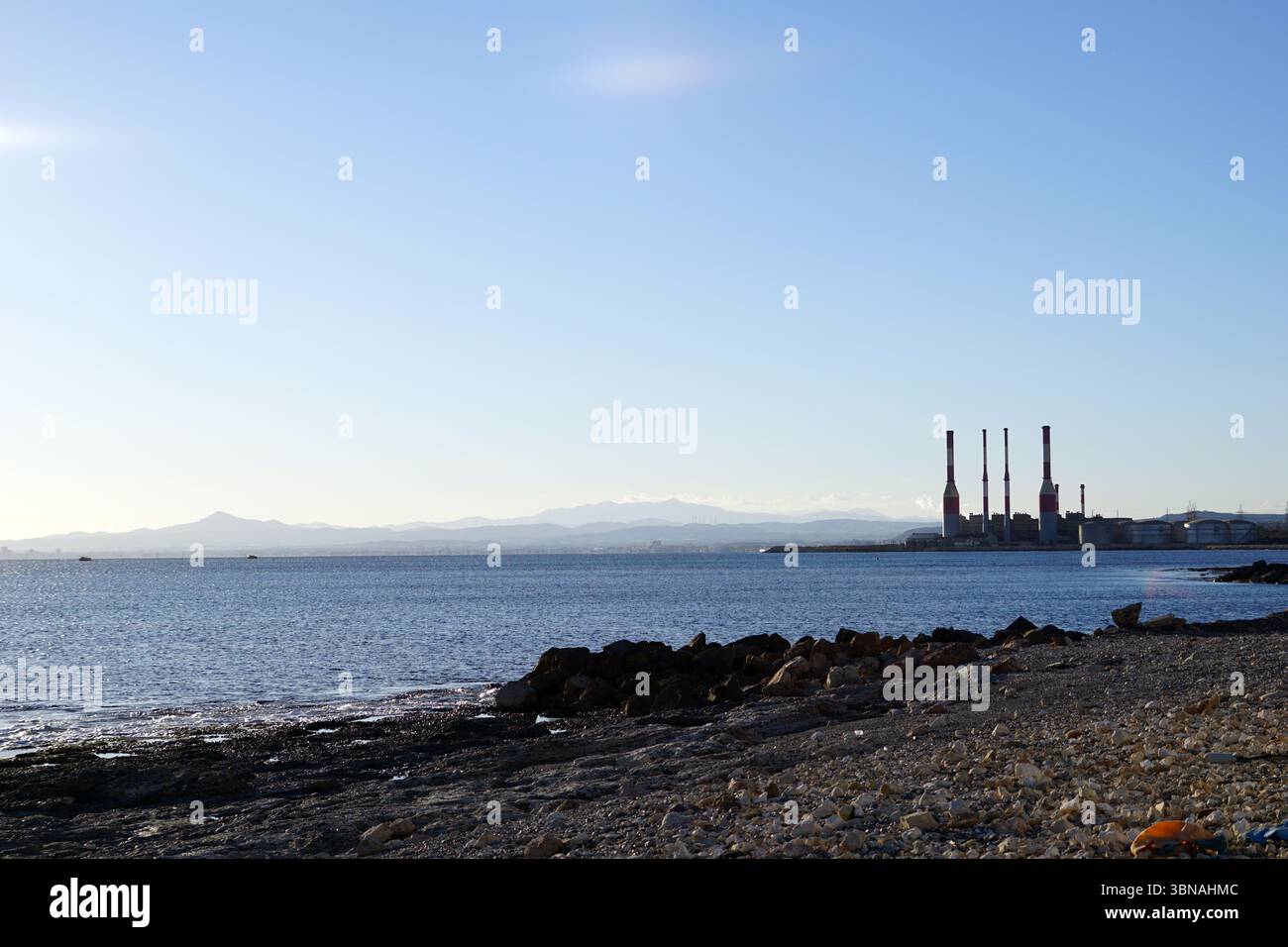 Multiple smokestacks stands hi-res stock photography and images - Alamy