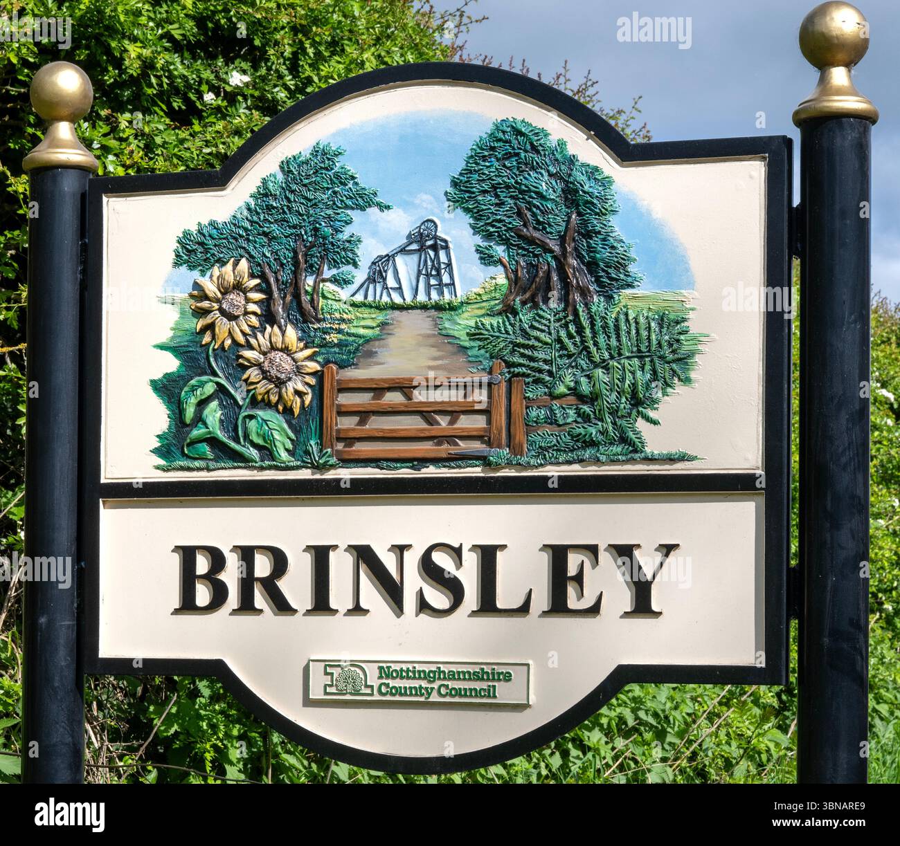 English village signs hi-res stock photography and images - Alamy