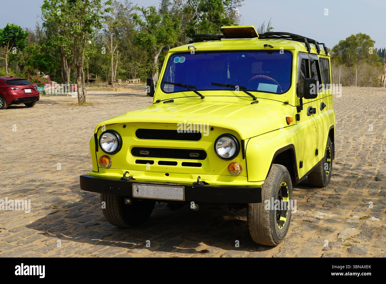 Rugged jeep stands hi-res stock photography and images - Alamy