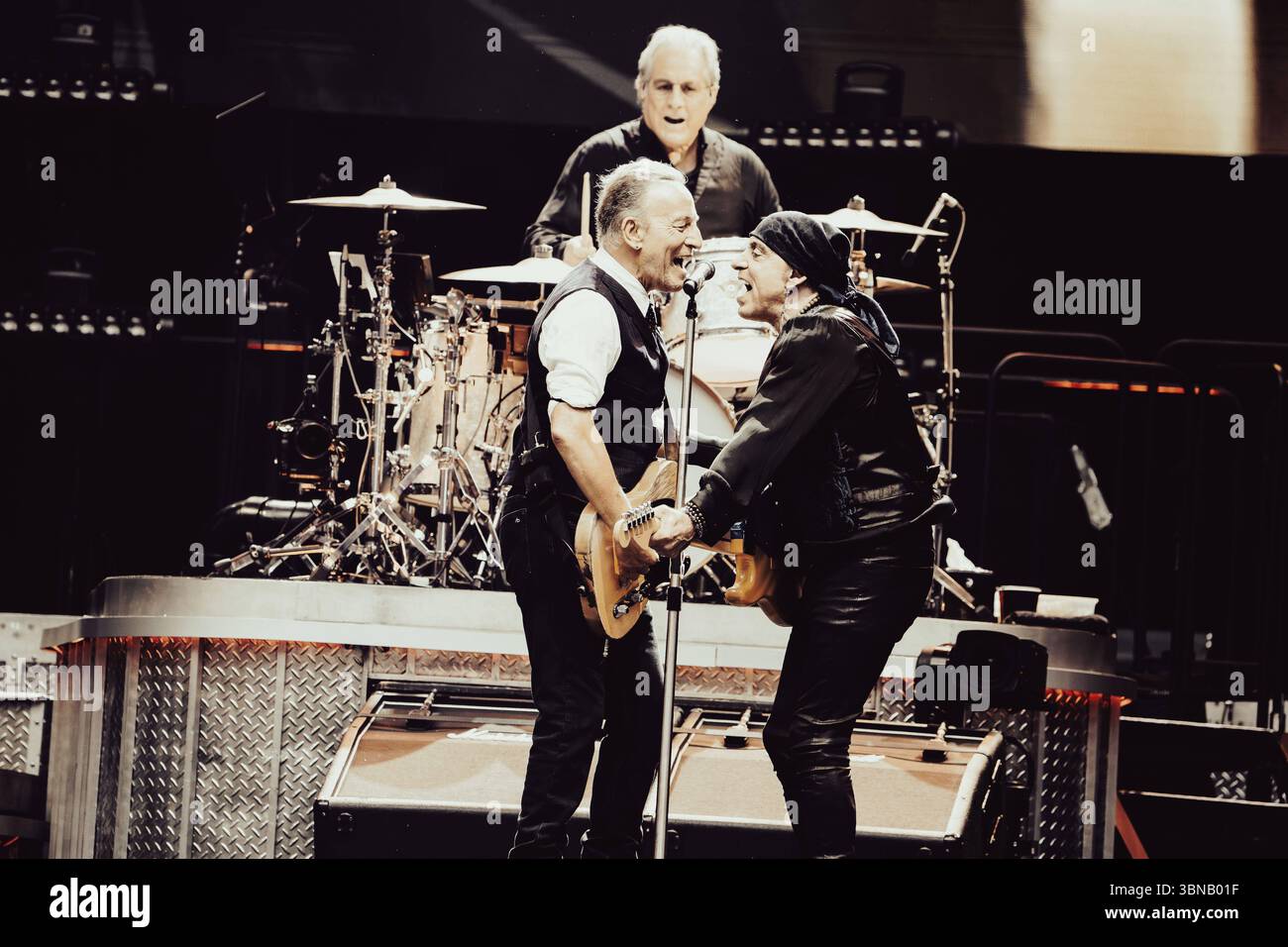 Music Concert - Bruce Springsteen Bruce Springsteen on stage with band ...