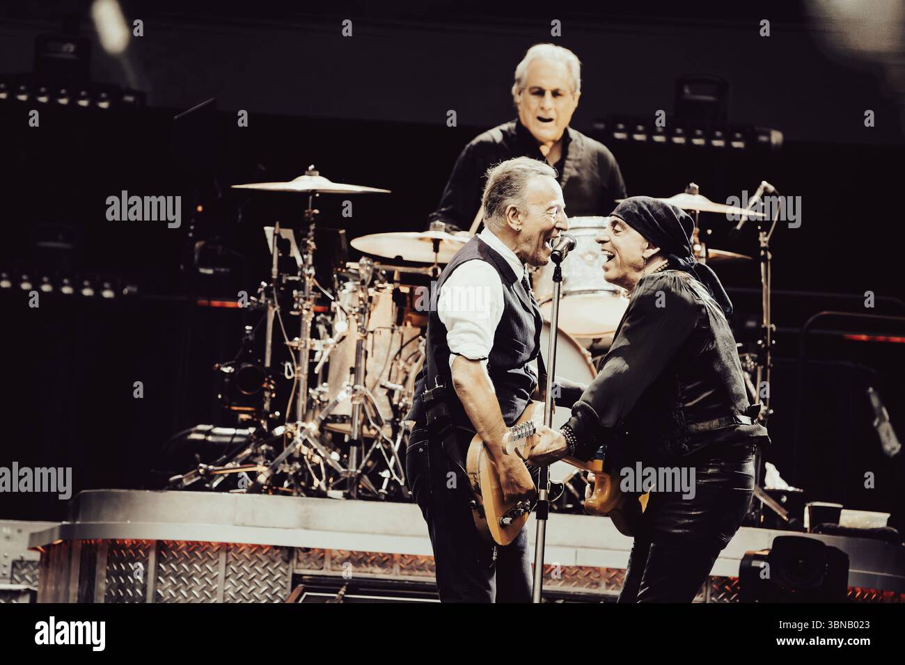 Music Concert - Bruce Springsteen Bruce Springsteen on stage with band ...