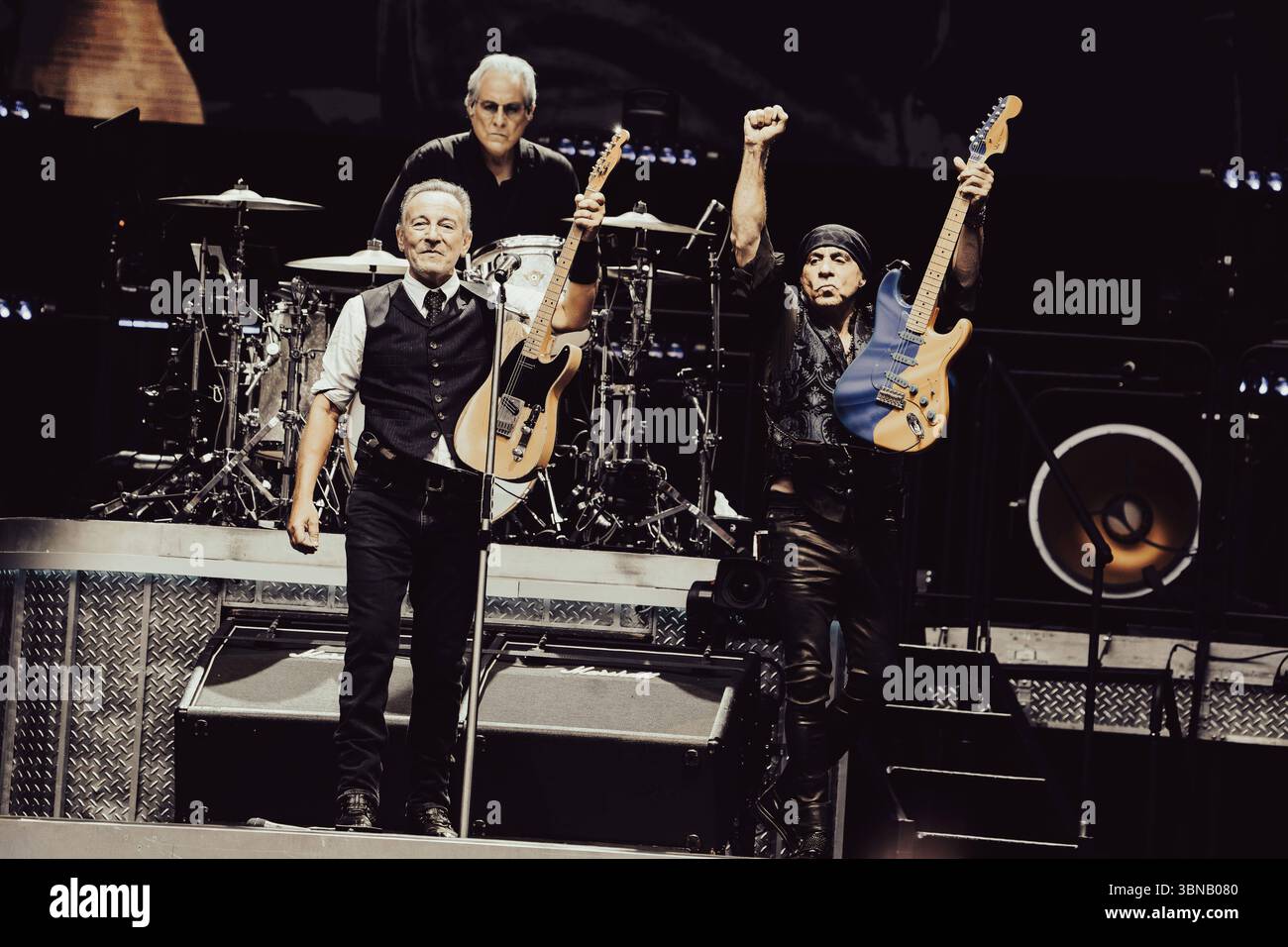 Music Concert - Bruce Springsteen Bruce Springsteen on stage with band ...