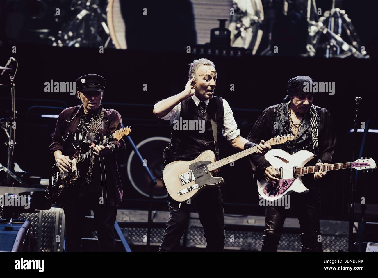 Music Concert - Bruce Springsteen Bruce Springsteen on stage with band ...