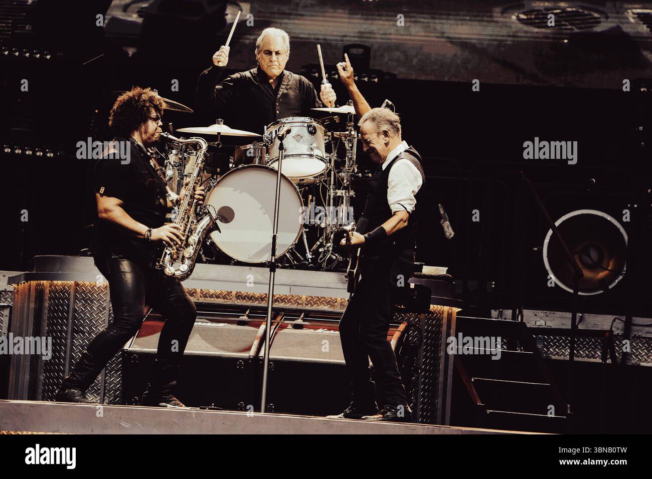 Music Concert - Bruce Springsteen Bruce Springsteen on stage with band ...