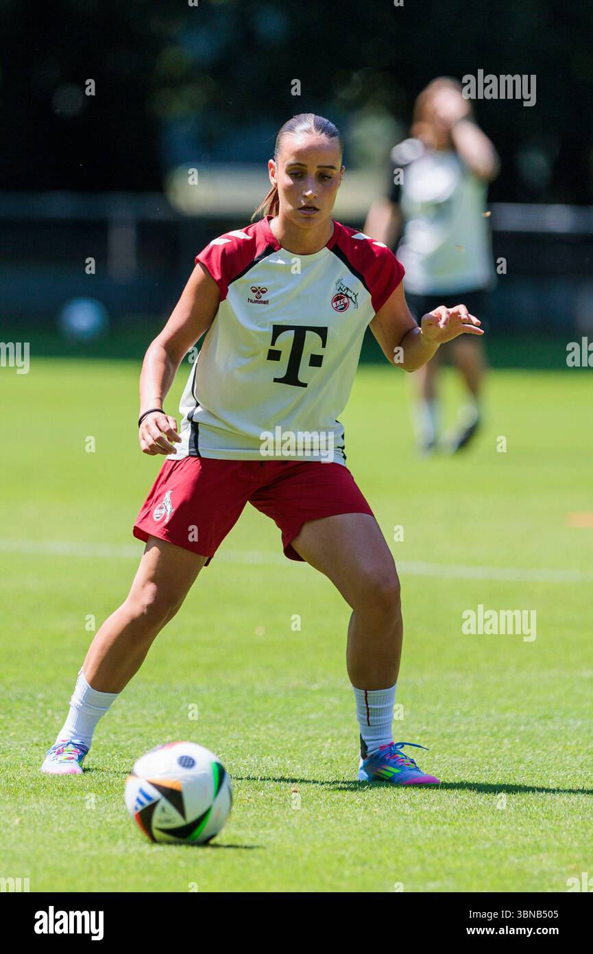 Vanessa Leimenstoll (1. FC K?ln, 29) beim Trainigsauftakt der 1. FC K ...