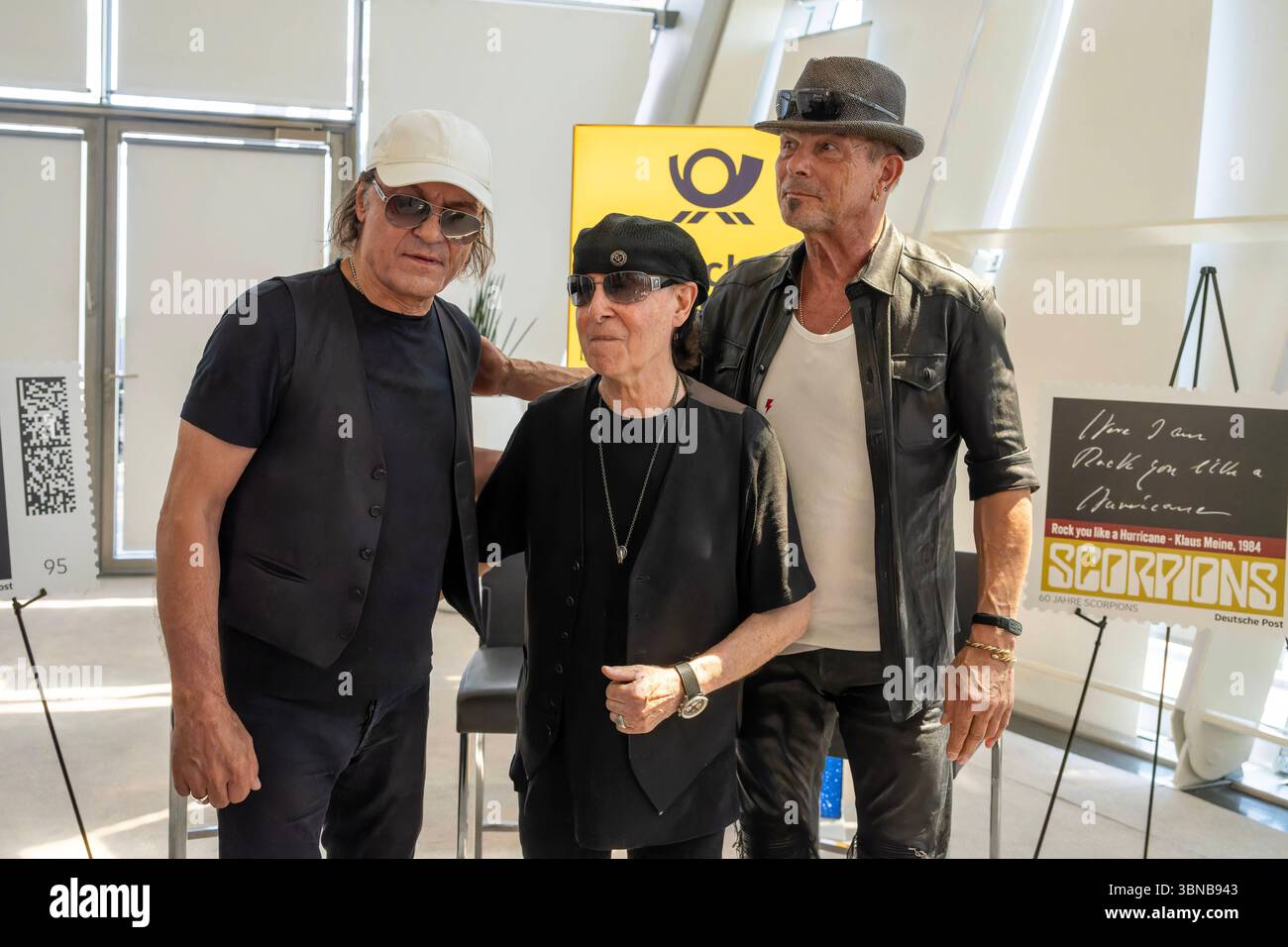 Eigene Briefmarken für die deutsche Rock-Formation Scorpions. Im Bild ...