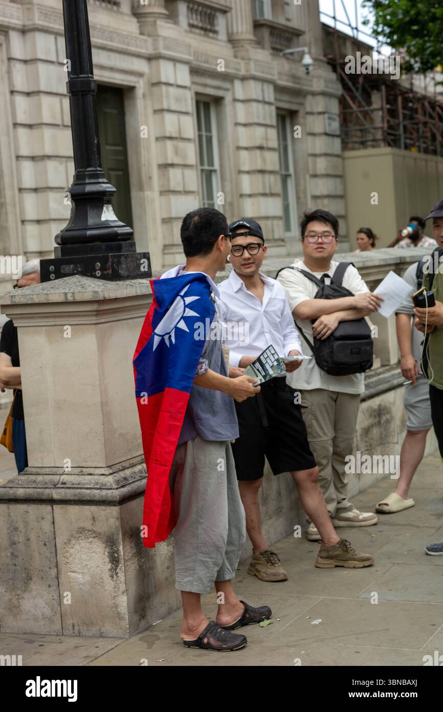 New china embassy uk hi-res stock photography and images - Alamy