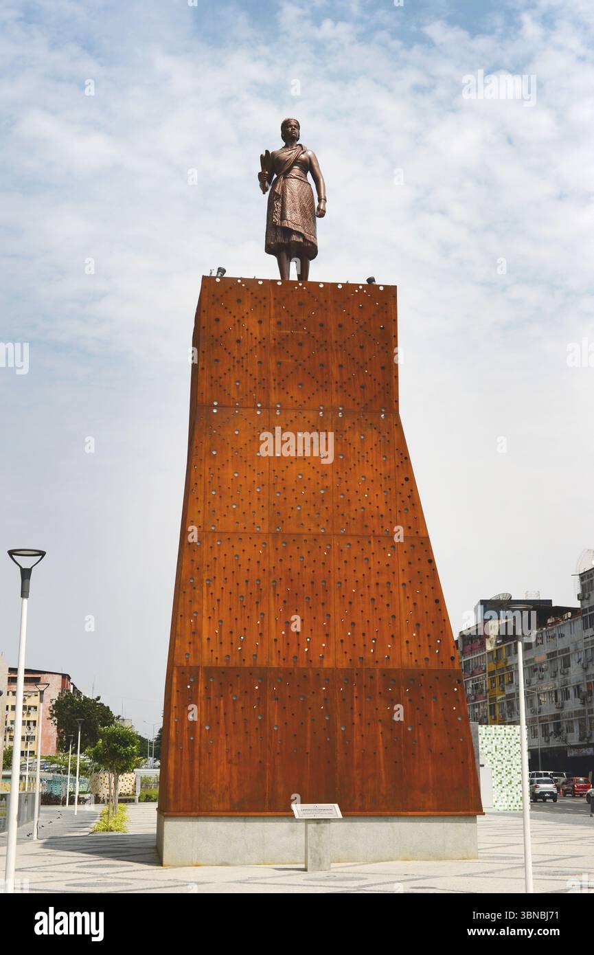 LUANDA, ANGOLA - FEB 06, 2025: Statue of Queen Njinga Mbande at the Largo do Kinaxixi. Luanda ...