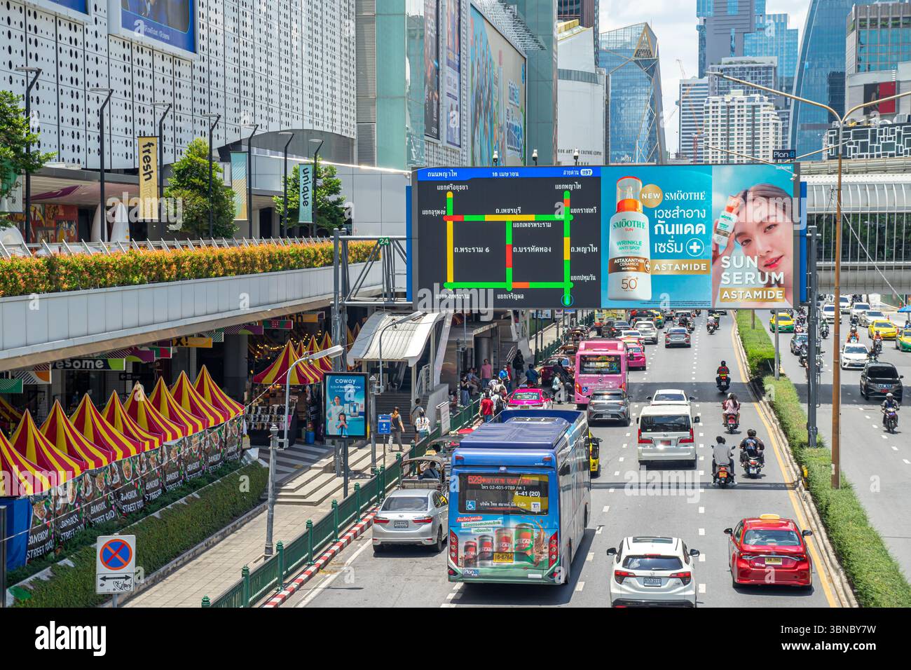 Electronic traffic display and billboard advertisement of SmoothE Sun ...