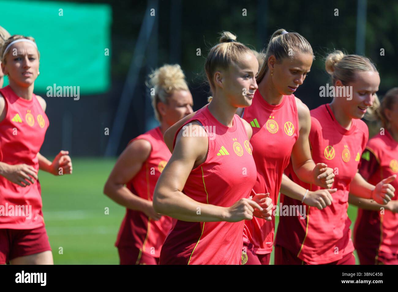 Zürich, Schweiz 01. Juli 2025: DFB - Frauen Nationalmannschaft - Euro 2025 - Training Im Bild: v ...
