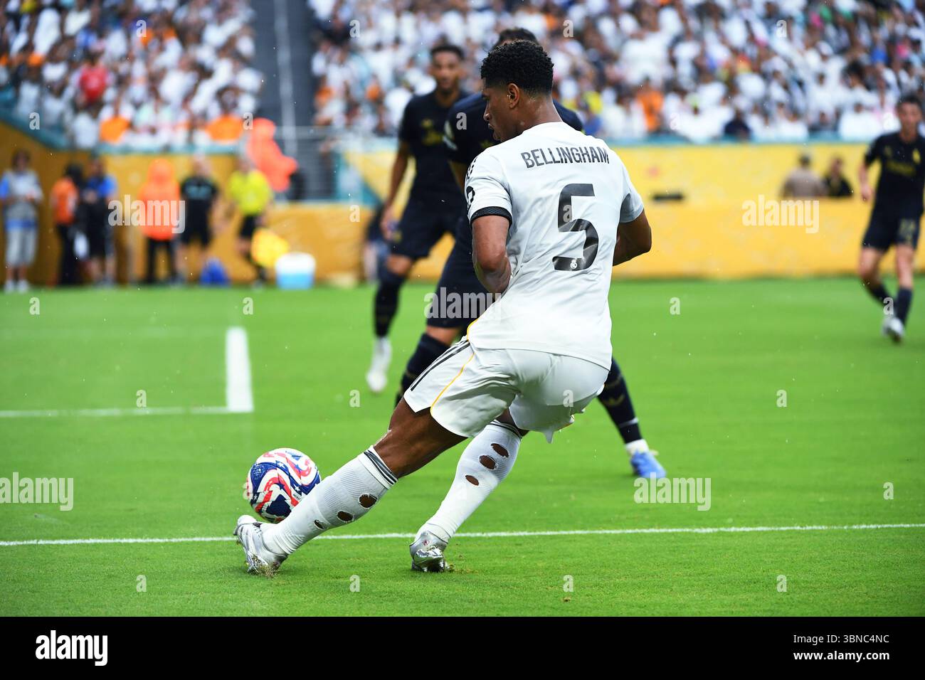 Real Madrid CF Midfielder Jude Bellingham (5) strikes the ball at the ...