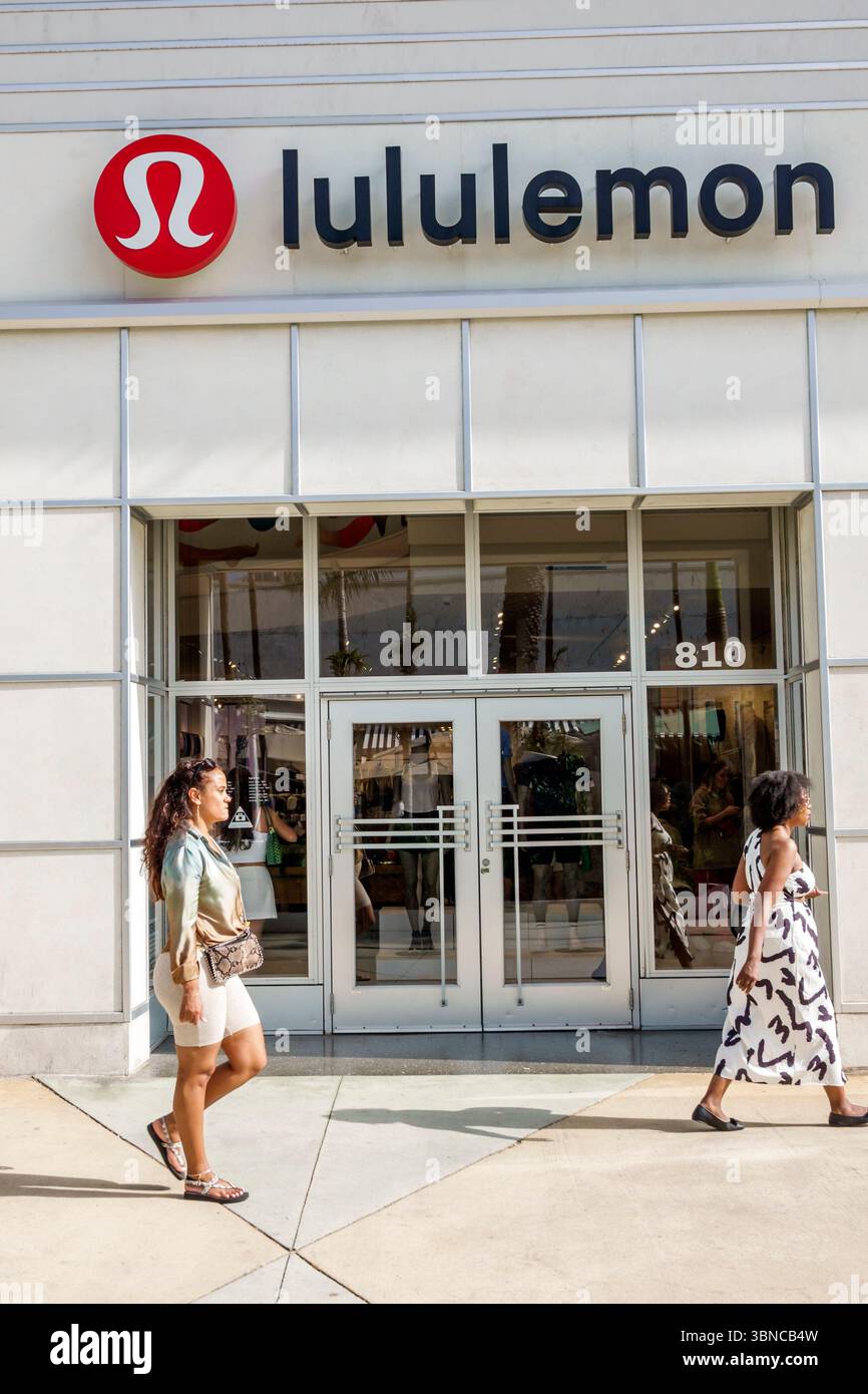 Store entrance miami beach hi-res stock photography and images - Alamy