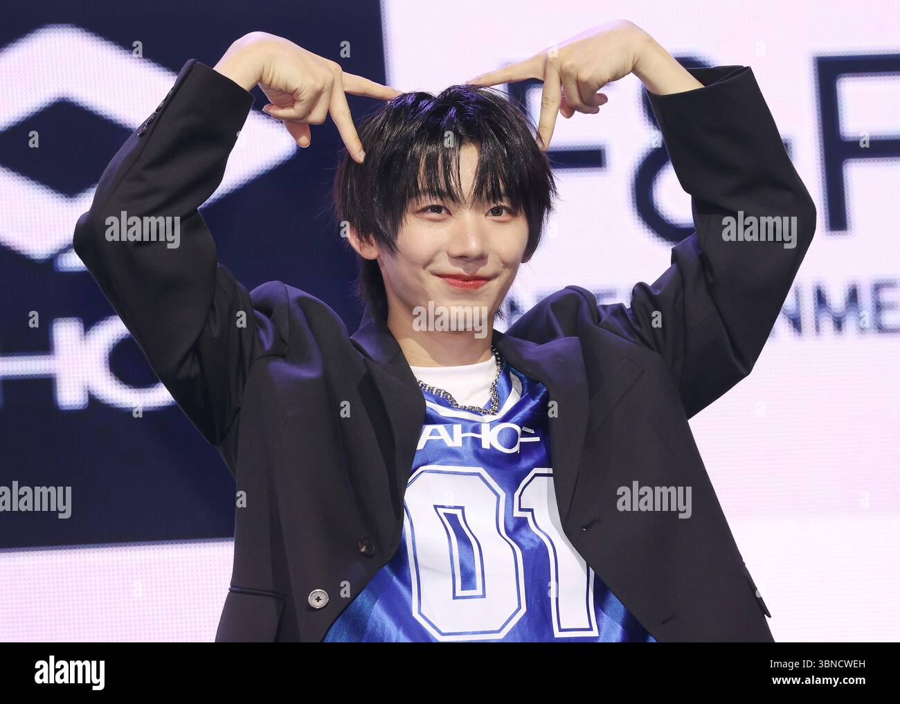 S. Korean boy group AHOF Park Han, a member of South Korean boy group ...