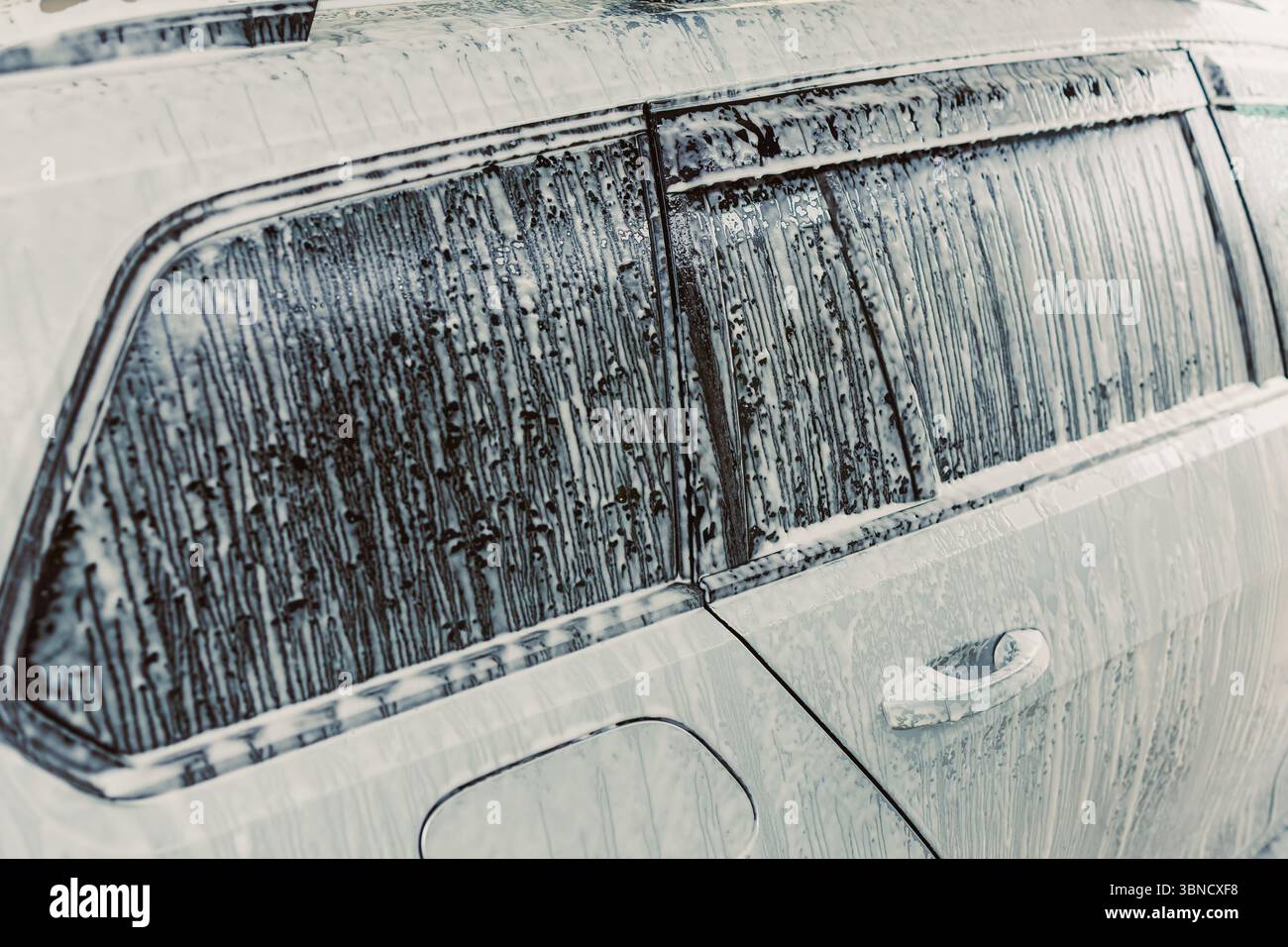 Details automobile drives hi-res stock photography and images - Alamy