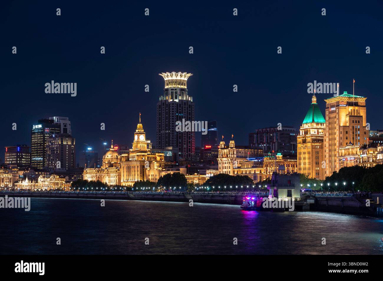 Bund, Waitan, Huangpu River, Abendlicht, Shanghai, Volksrepublik China ...