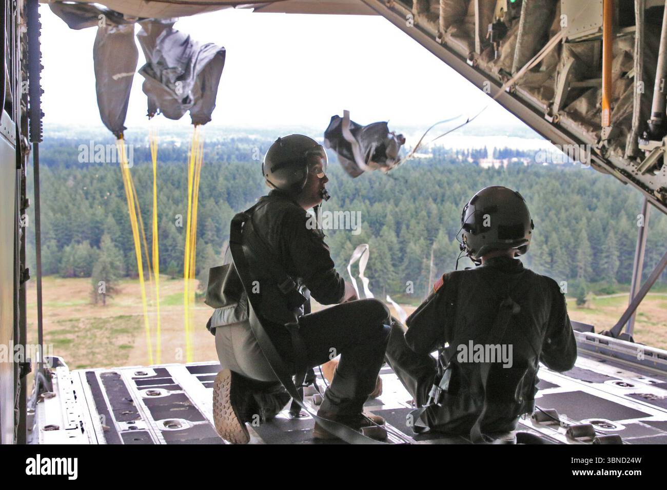 Soldiers assigned to the 593rd Corps Sustainment Command joined 1st ...