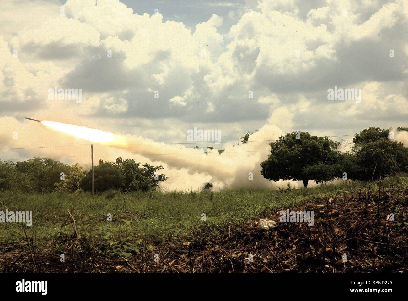 Soldiers from 5-3 Long Range Fires Battalion and Philippine Army ...
