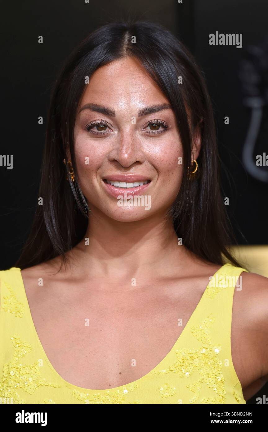 Katya Jones bei der Premiere des Amazon Prime Video Films 'Heads of ...