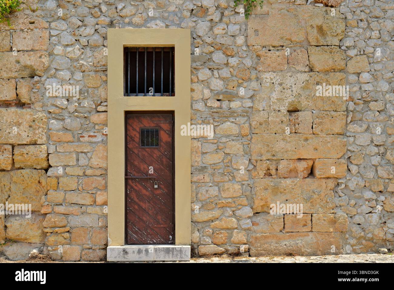 Front entrance old jail hi-res stock photography and images - Alamy