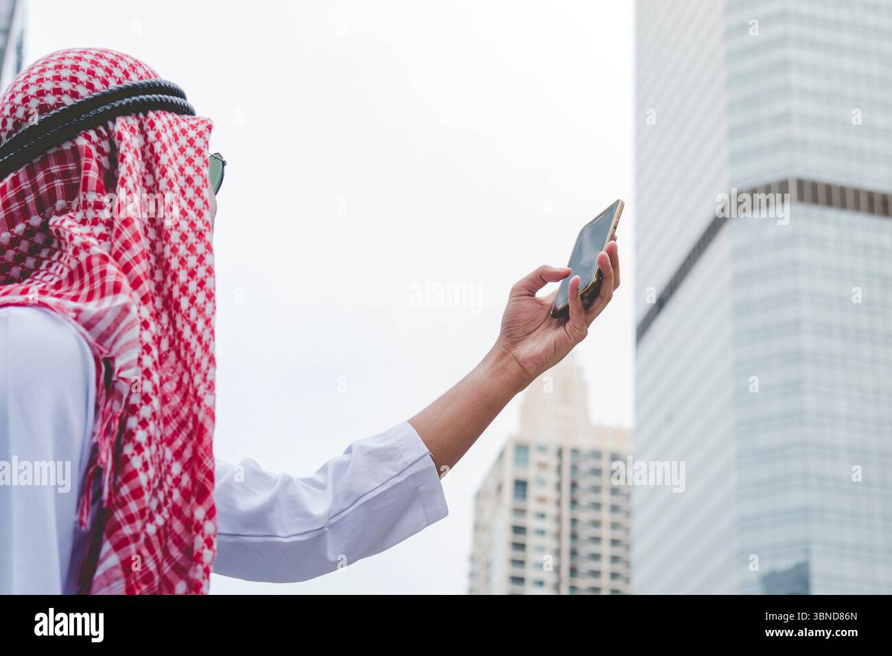 Islamic man using smartphones app organize schedule agenda focus on ...