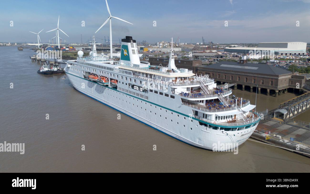Measuring width of a river hi-res stock photography and images - Alamy