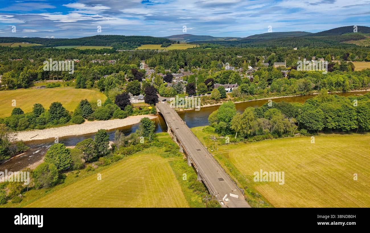 River Dee at Aboyne Aberdeenshire Scotland June 2025 the Bridge View ...