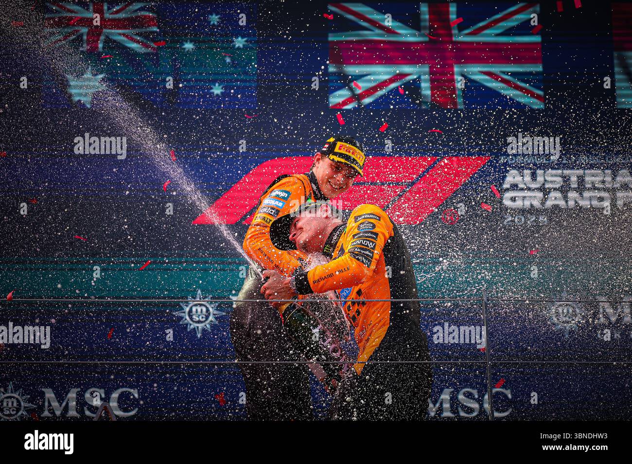 04 Lando Norris, (GRB) and Oscar Piastri (AUS) McLaren Mercedes MCL39 ...