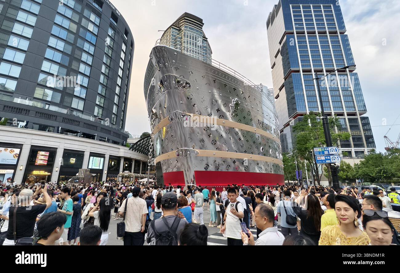 Louis Vuitton unveiled the world's first "the Louis", a cultural ...