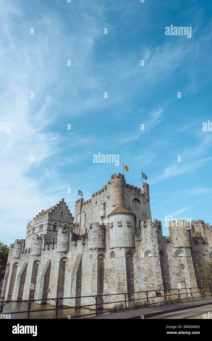 Gravensteen medieval castle moat hi-res stock photography and images ...