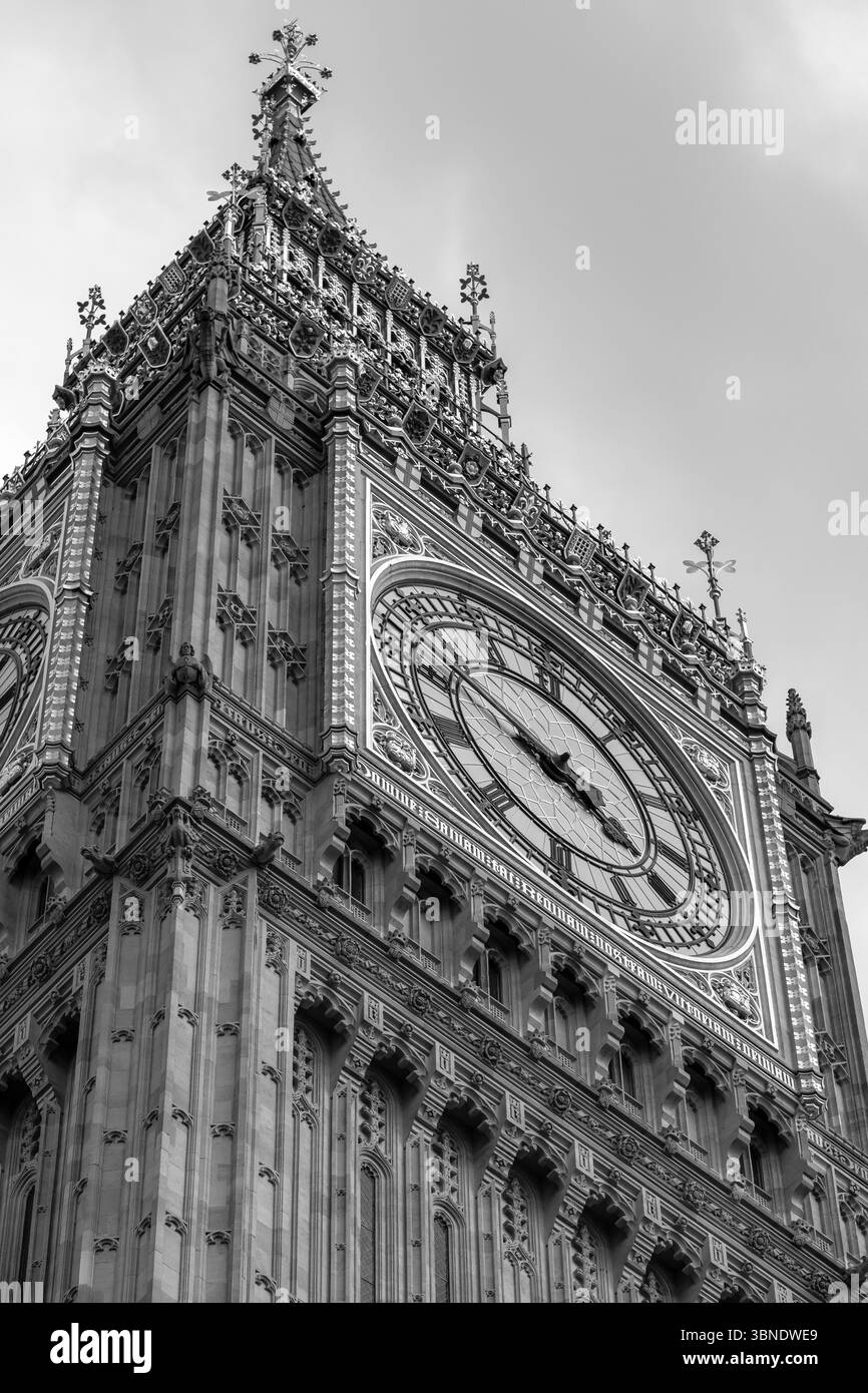 Historical landmarks in london uk Black and White Stock Photos & Images ...