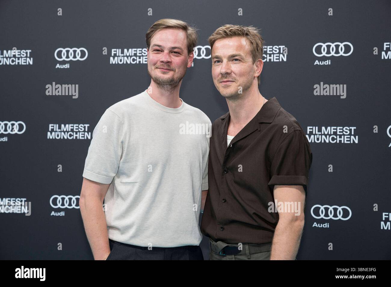 Marius Ahrendt und Albrecht Schuch bei der Premiere des Kinofilms ...