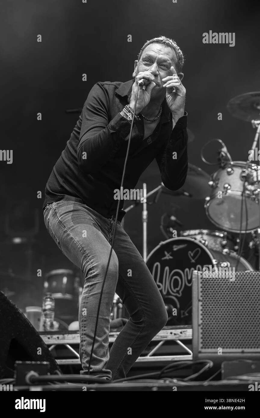 Shed Seven live Sheffield Stock Photo - Alamy