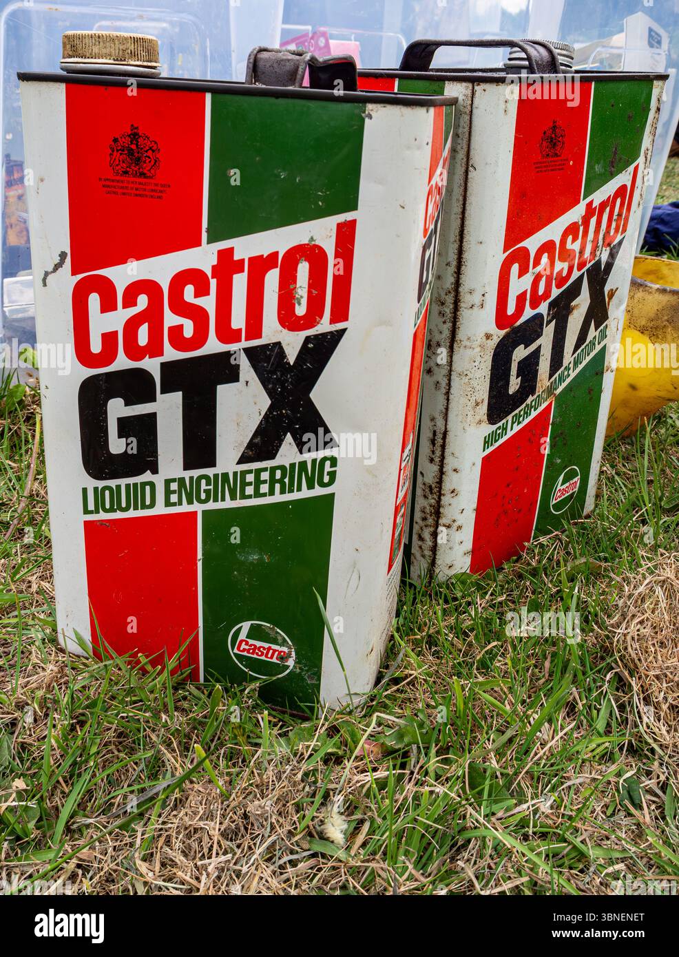 Historic Vintage Castrol GTX automotive cans, old restored Oil cans ...