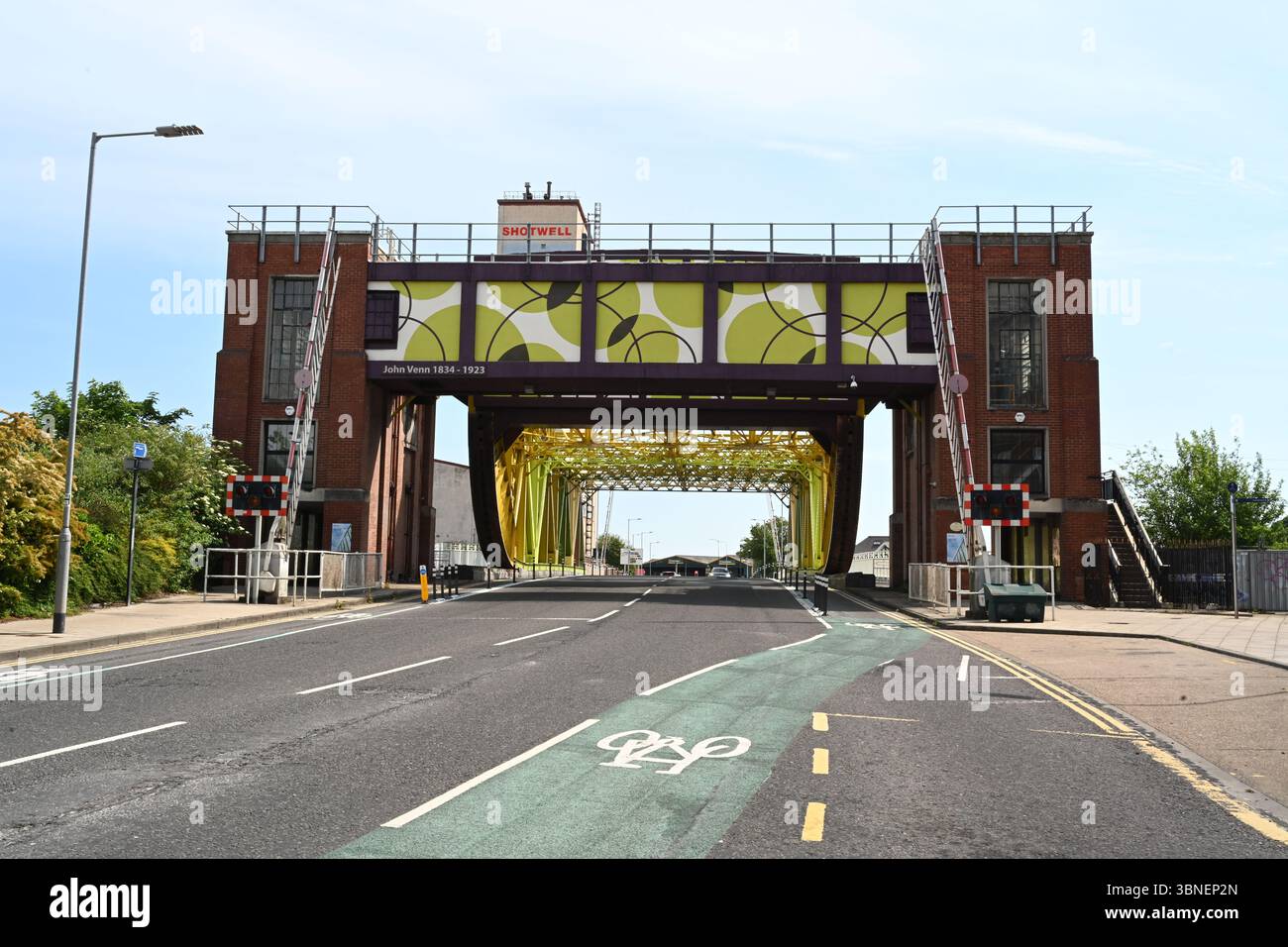 Drypool Bridge, bridge over the river Hull, Scherzer rolling lift ...