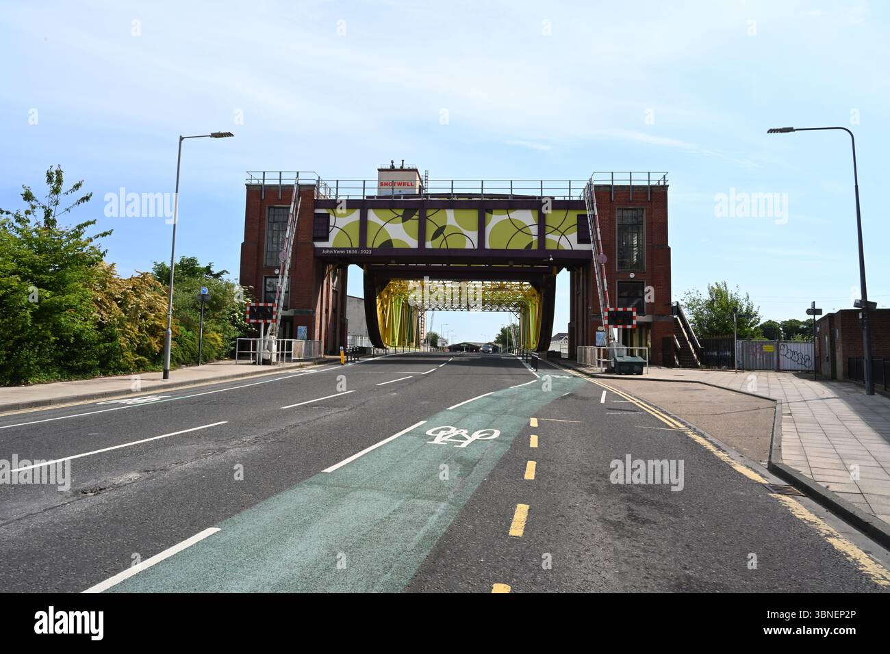 Drypool Bridge, bridge over the river Hull, Scherzer rolling lift ...