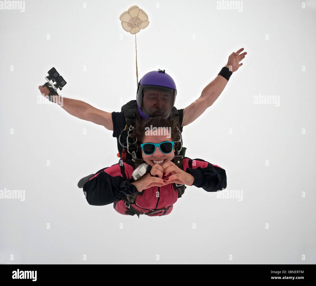 Tandem, skydive, woman hi-res stock photography and images - Alamy