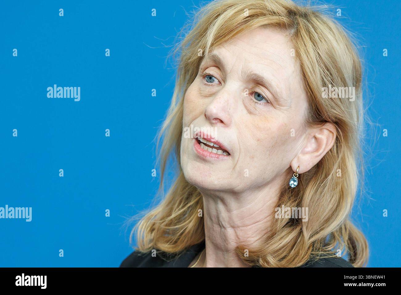 Pressekonferenz mit Karin Prien CDU, Bundesfamilienministerin Karin ...