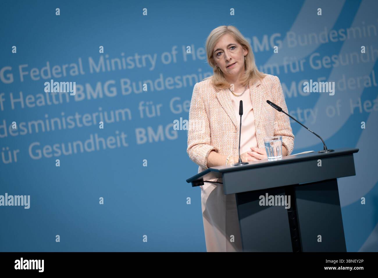 Pressekonferenz, Bundesgesundheitsministerin, Nina Warken Berlin ...