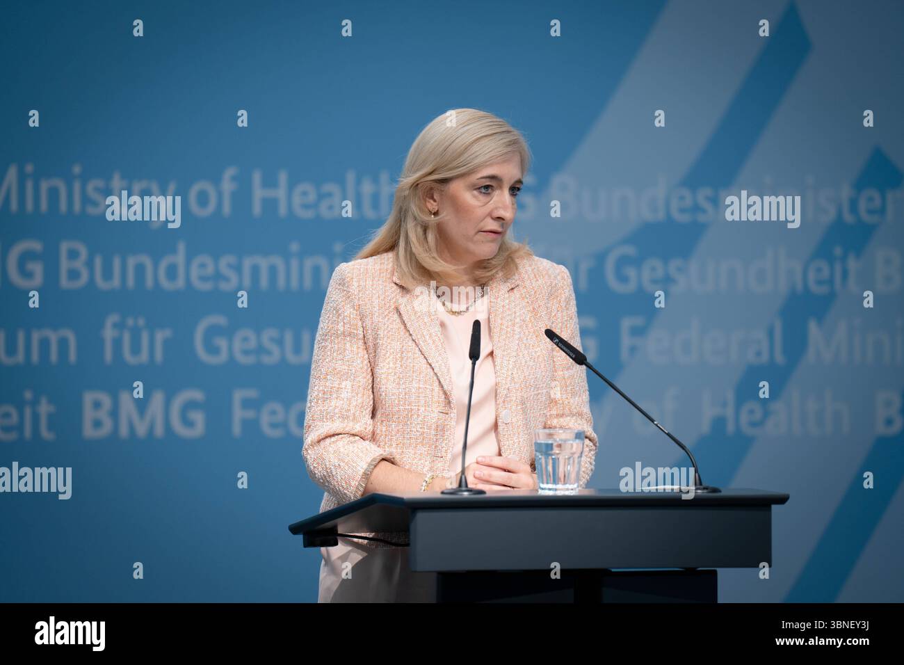Pressekonferenz, Bundesgesundheitsministerin, Nina Warken Berlin ...