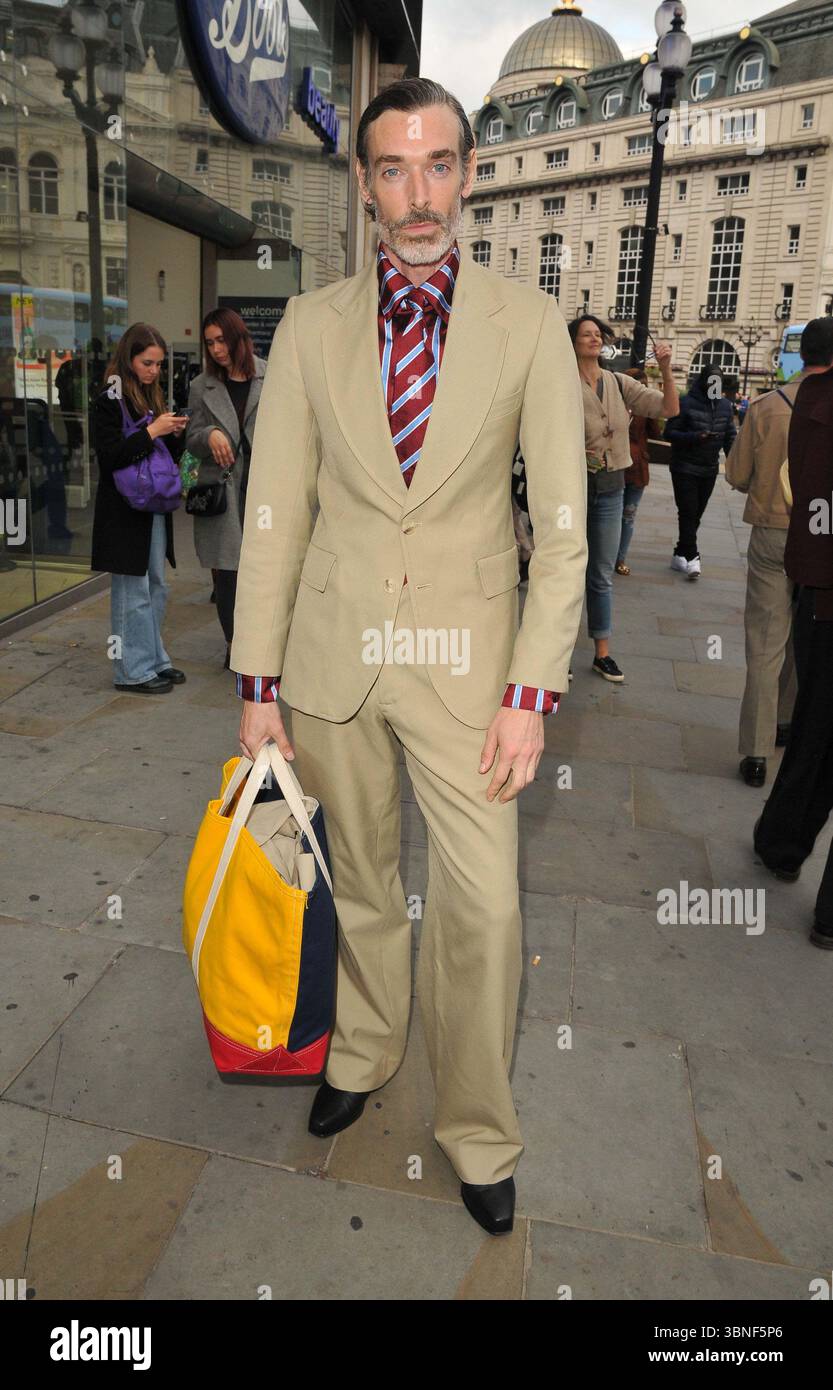 Richard biedul on catwalk hi-res stock photography and images - Alamy