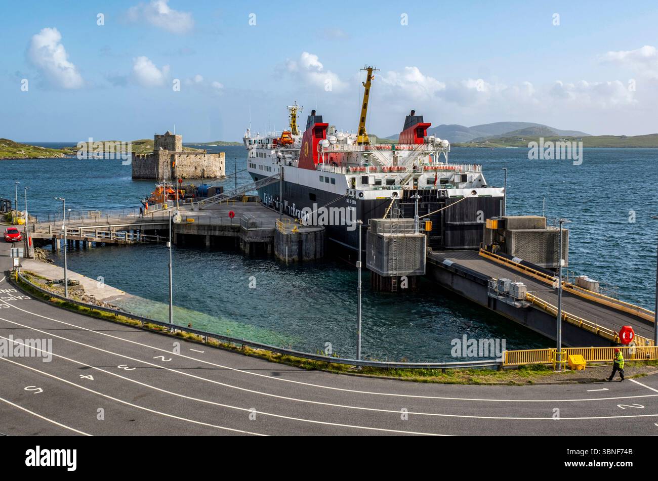 Caledonian macbrayne ferry isle of lewis barra hi-res stock photography ...