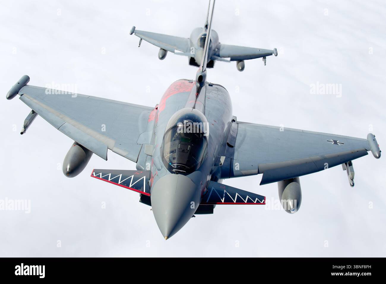 Jet advanced aerial maneuvers hi-res stock photography and images - Alamy