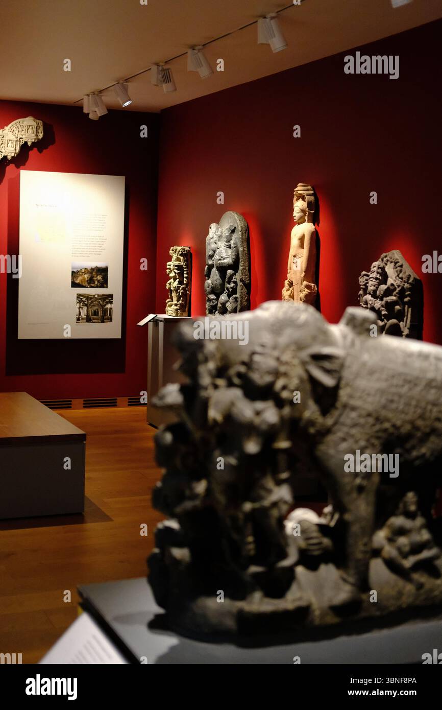 Artworks and artefacts inside The Ashmolean - the University of Oxford ...