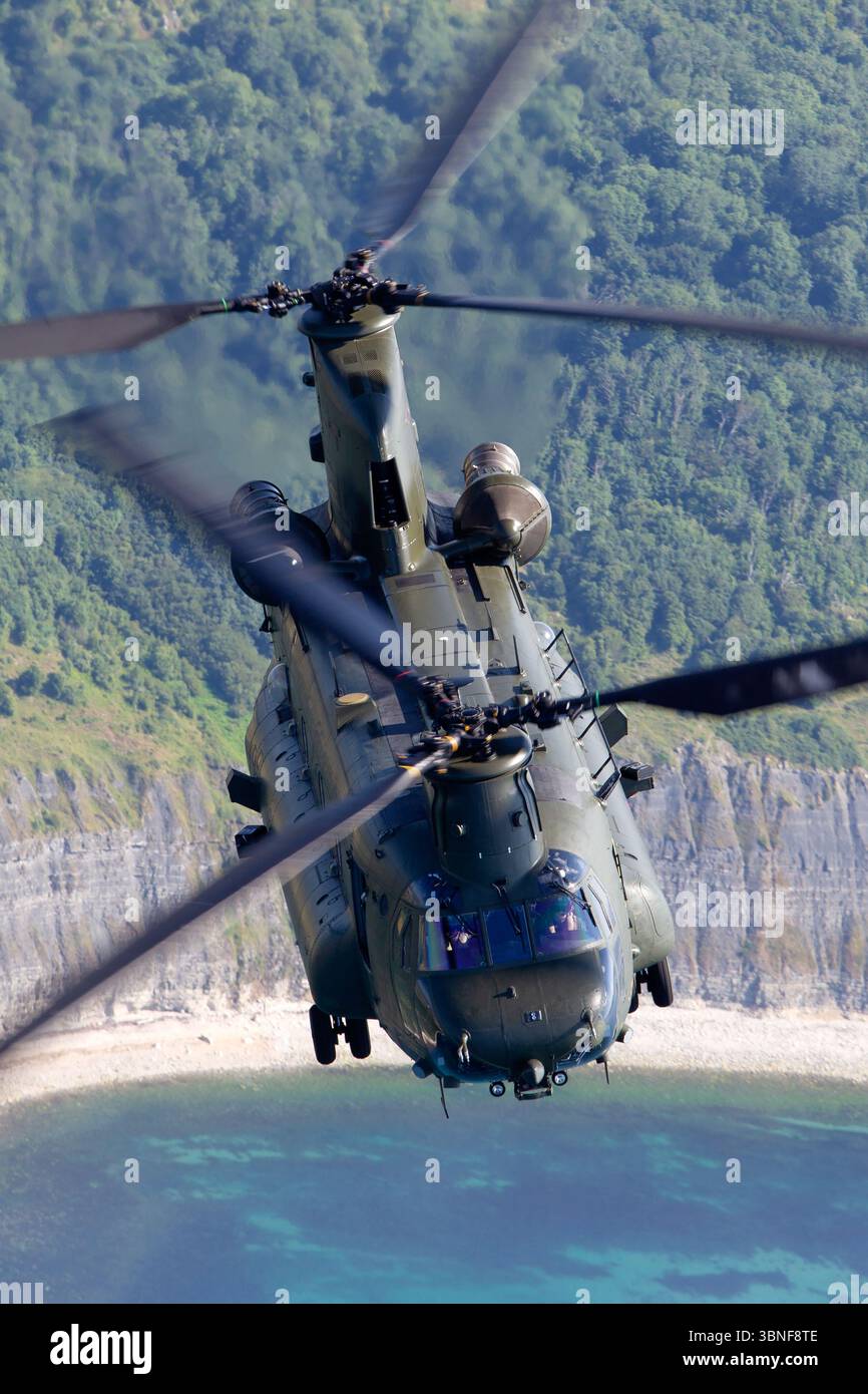RAF Chinook HC6A ZA683 demonstrates tandem‑rotor agility during an air ...